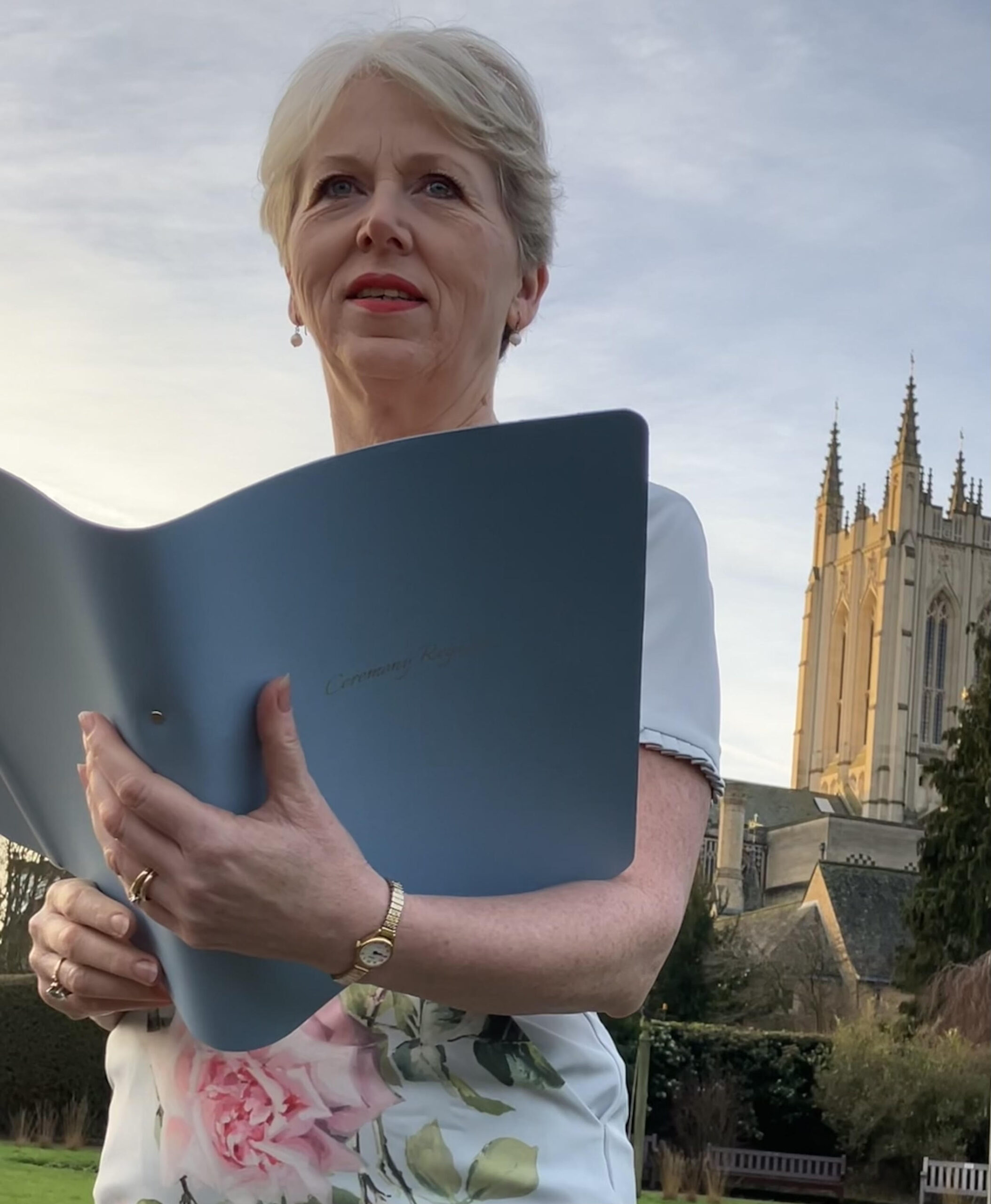 Funeral Celebrant: What does a funeral celebrant do? - Susan McGregor ...